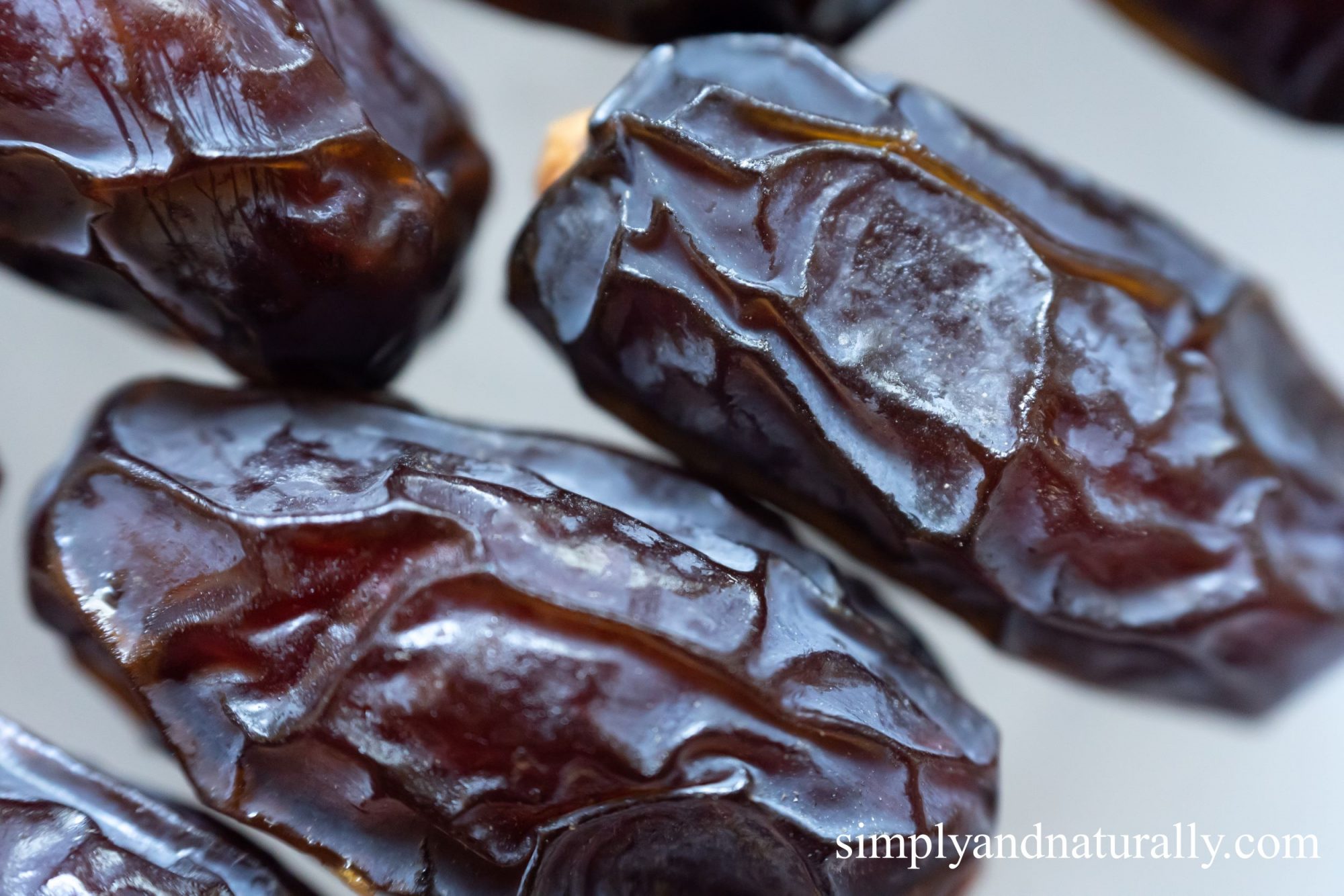Health Benefits Of Date Fruits - Simply and Naturally