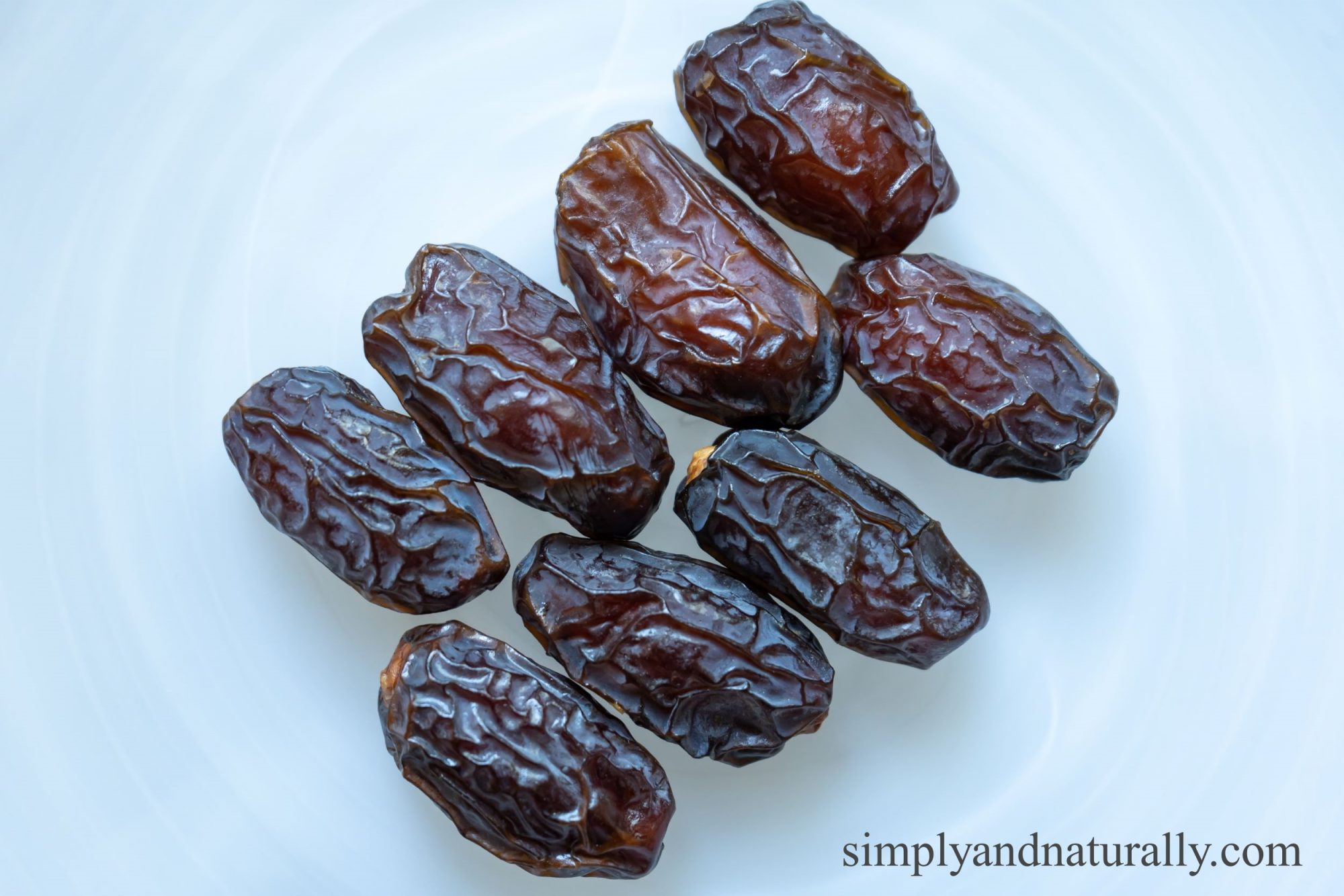 Health Benefits Of Date Fruits - Simply and Naturally